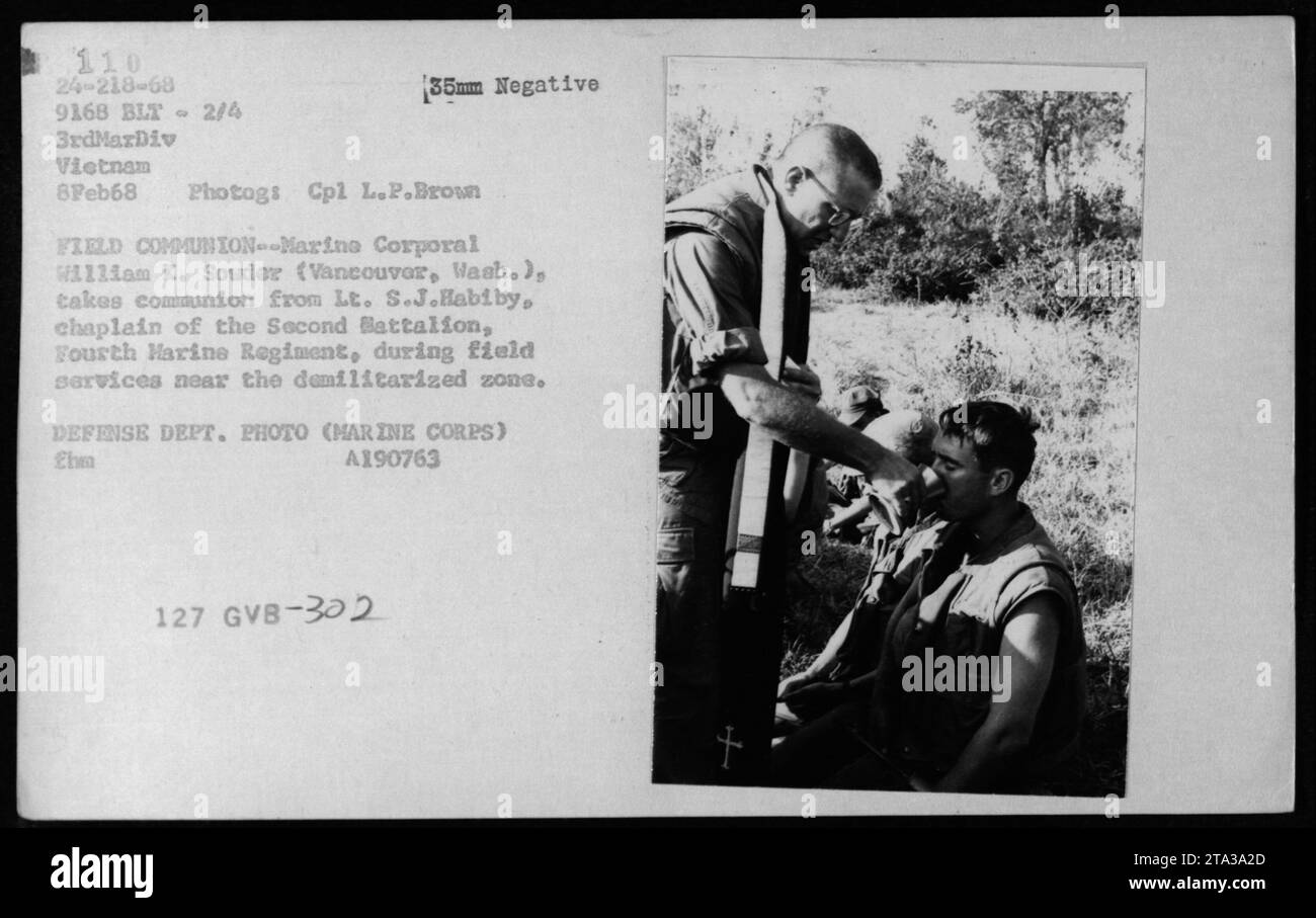 Le caporal William K. Sowder, de Vancouver, Washington, est vu en ...