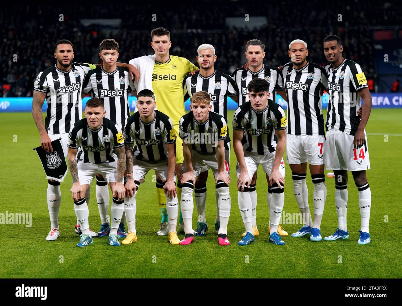 Jamaal Lascelles de Newcastle United, Lewis Miley, Nick Pope, Bruno ...