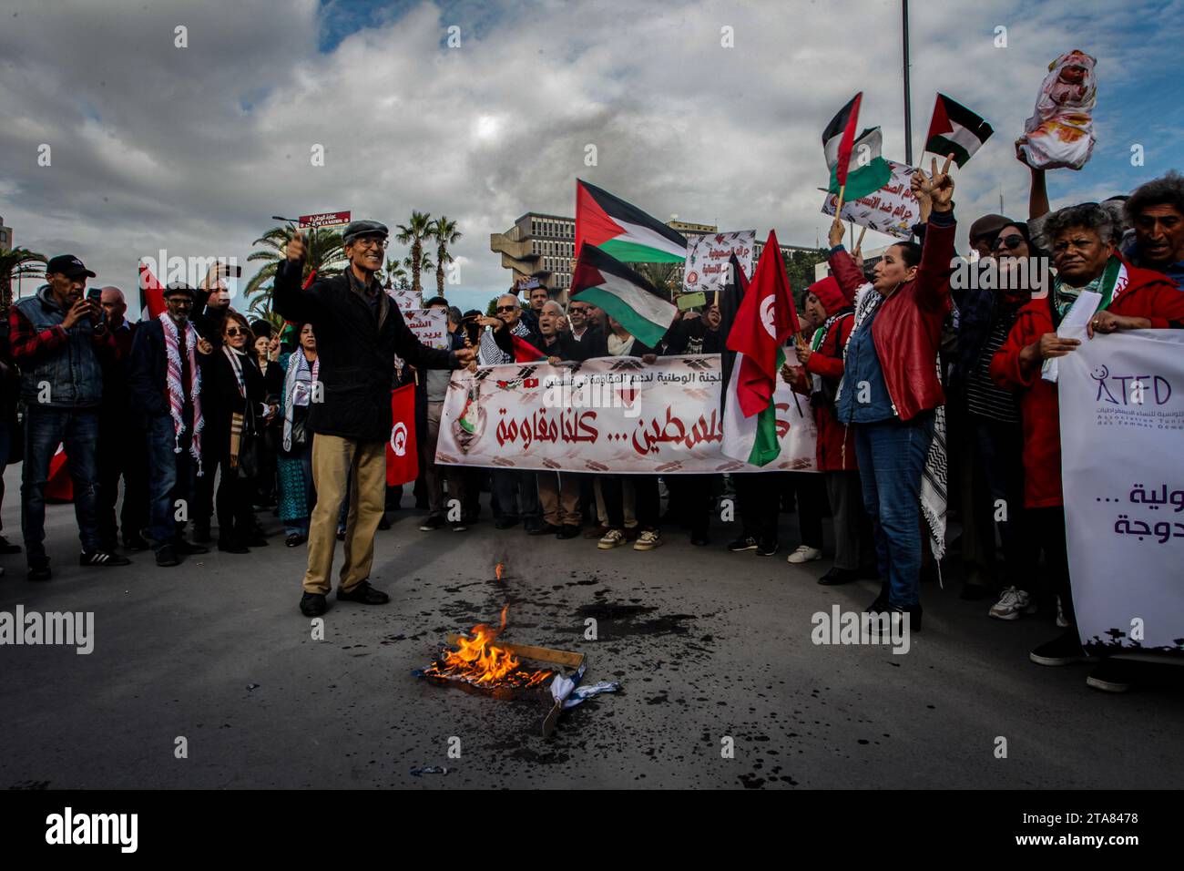 29 novembre 2023 : Tunis, Tunisie. 29 novembre 2023. Les Tunisiens ...