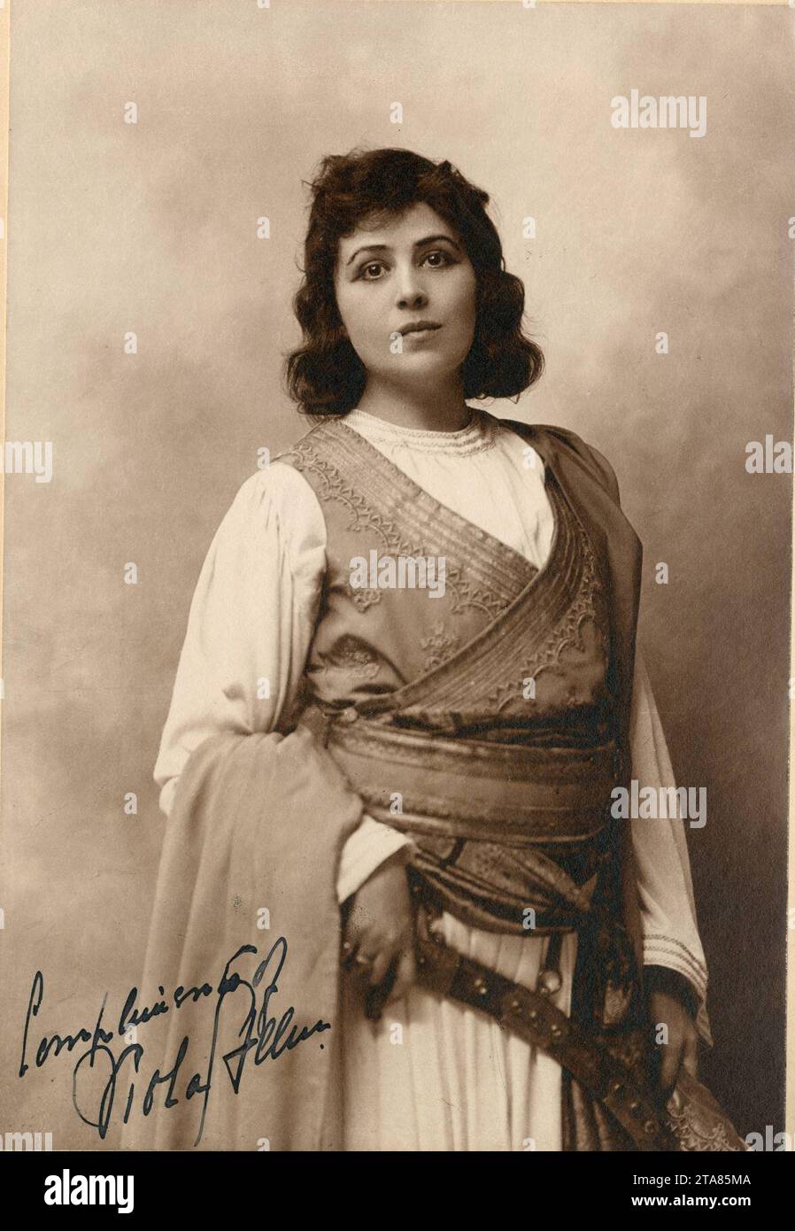 Viola allen Banque de photographies et d’images à haute résolution - Alamy