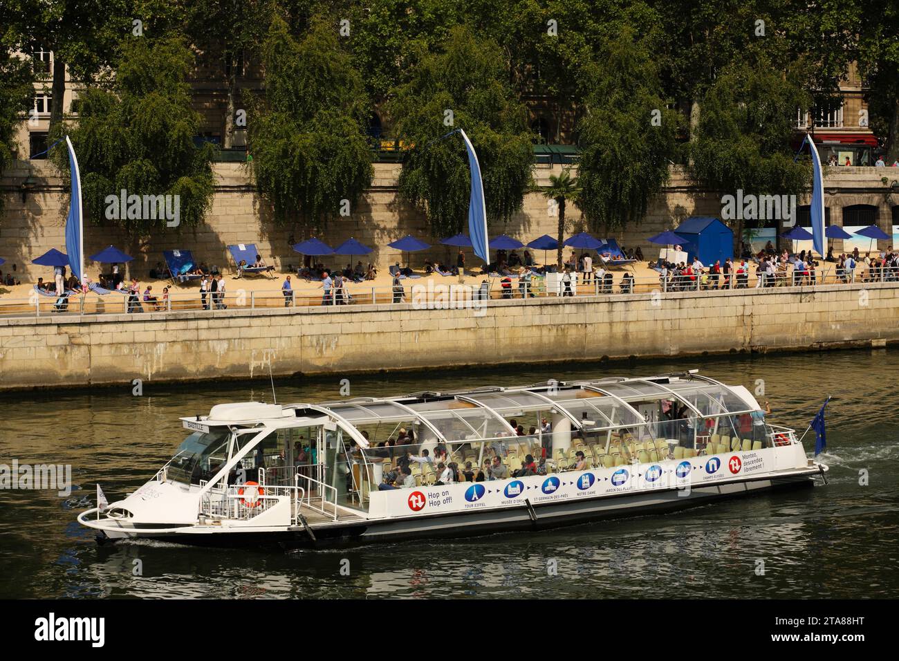 Batobus paris Banque de photographies et d’images à haute résolution ...