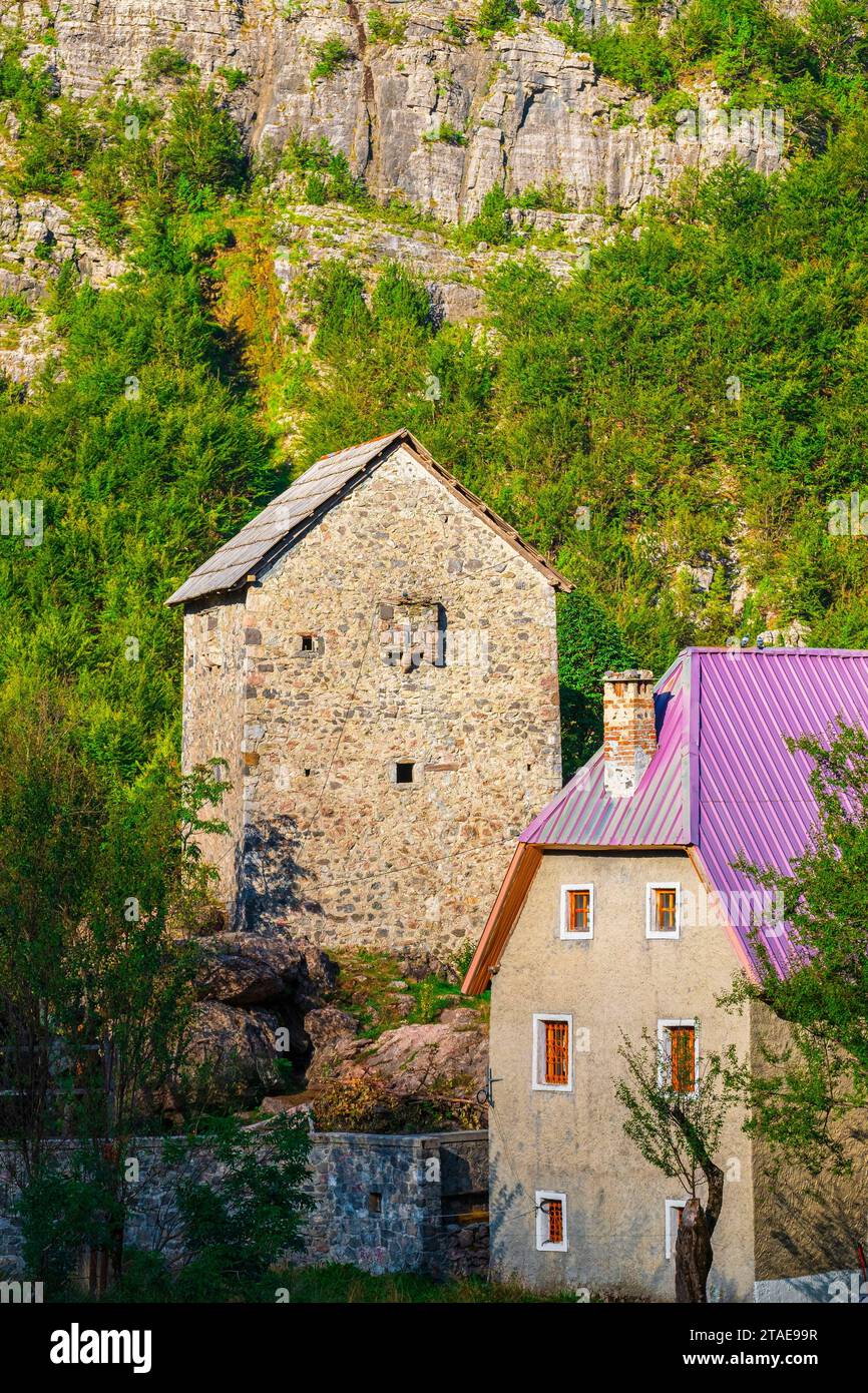 Tower house kulla Banque de photographies et d’images à haute ...