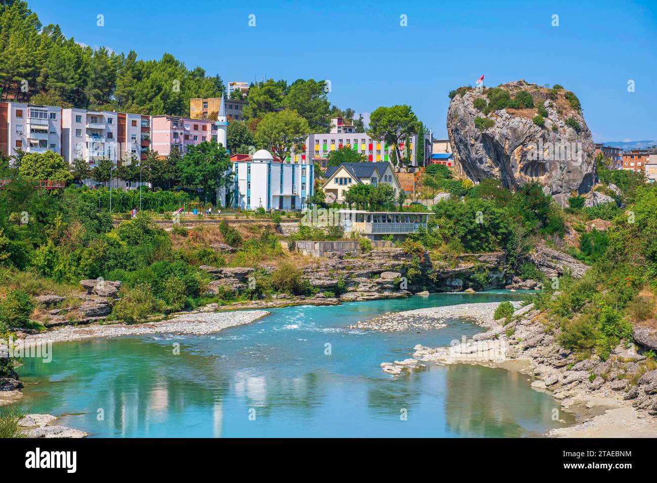 Albanie, district de Gjirokaster, permet, petite ville aux portes du ...