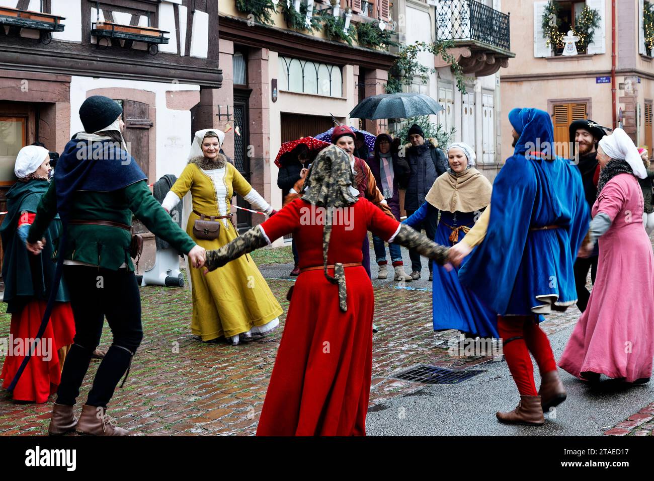 France, Haut Rhin, Ribeauvillé, le marché de Noël médiéval, un marché ...