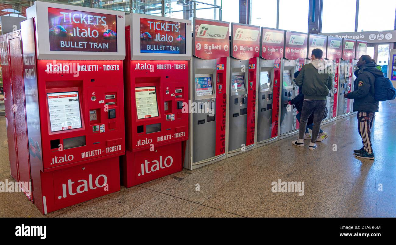 Machines automatiques de billetterie Banque de photographies et d ...