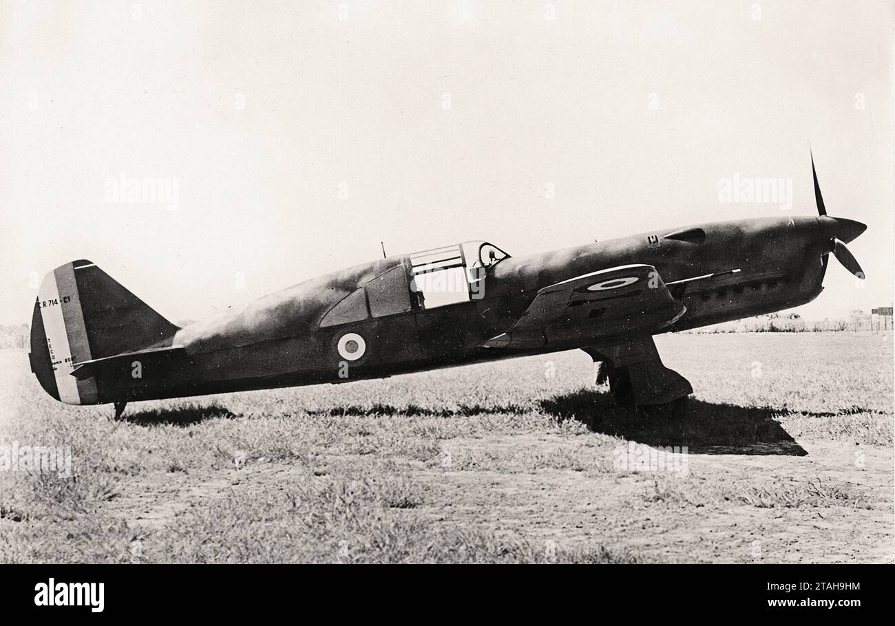Caudron renault Banque de photographies et d’images à haute résolution ...