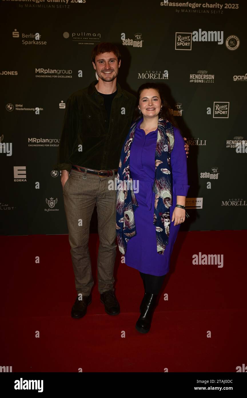 Frederic Brossier und Ronja Forcher BEI der Strassenfeger Charity ...