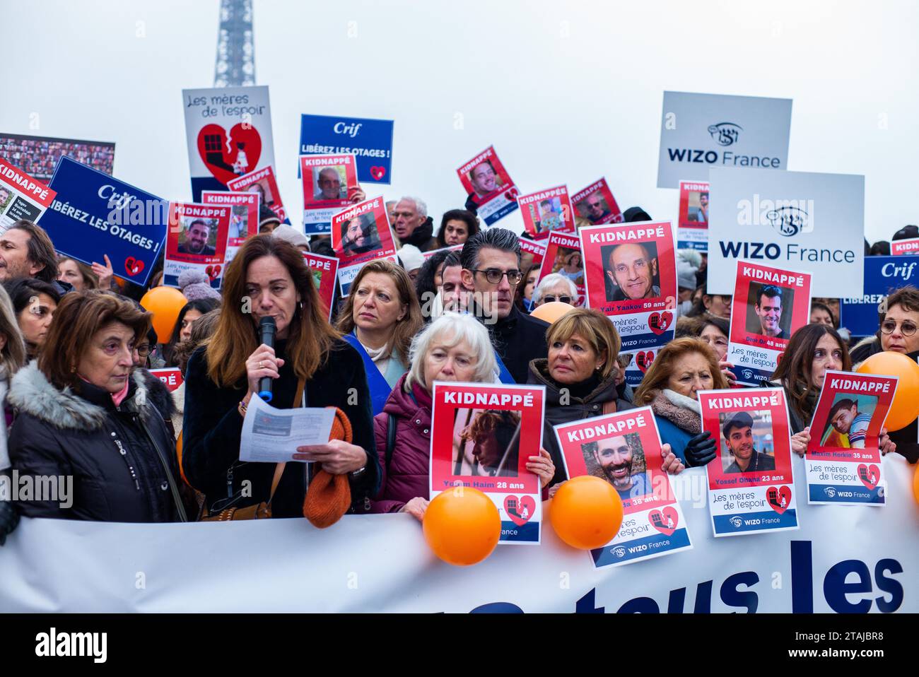 Paris, France. 01 décembre 2023. Jeremy Redler, maire du 16e ...