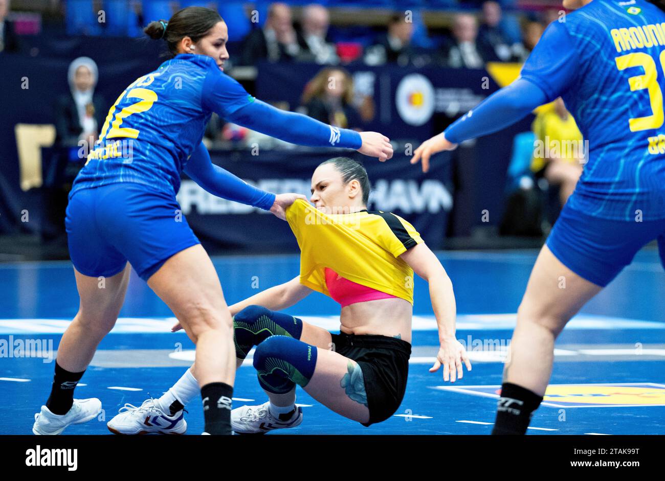 Jennifer Rosa Lopes du Brésil arrête Kristina Radayeva du Kazakhstan lors du match du ...
