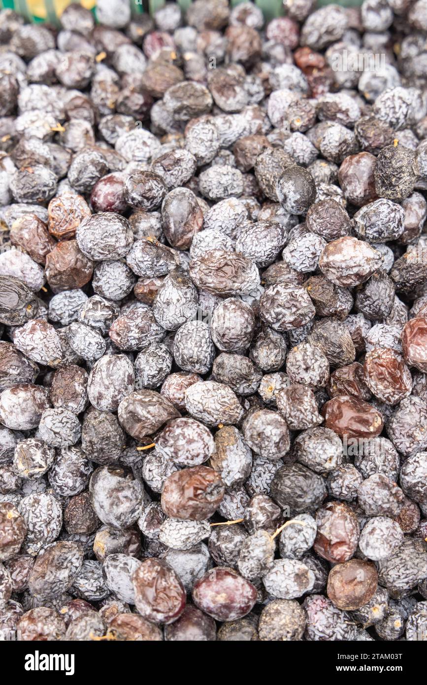 BIR Al Huffay, Sidi Bouzid, Tunisie. Fruits secs à vendre au souk ...