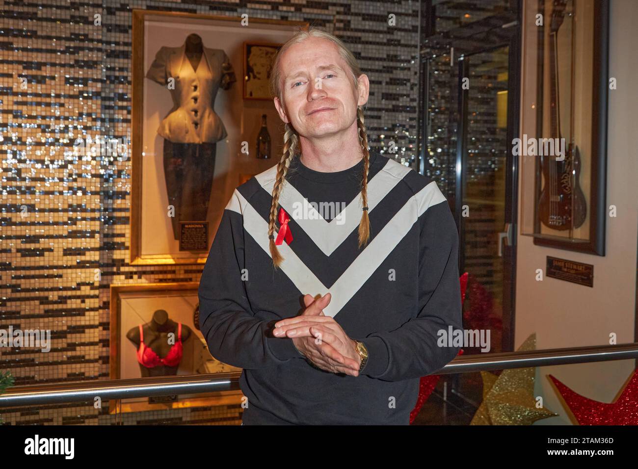 Rappeur Romano - Zum Welt-AIDS-Tag am 1.Dezember unterstuetzt das ...