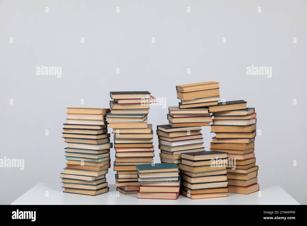 Piles de livres pour enfants Banque de photographies et d’images à ...