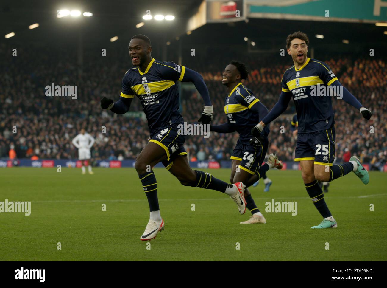 Emmanuel Latte Lath (à gauche) de Middlesbrough célèbre avoir marqué le ...