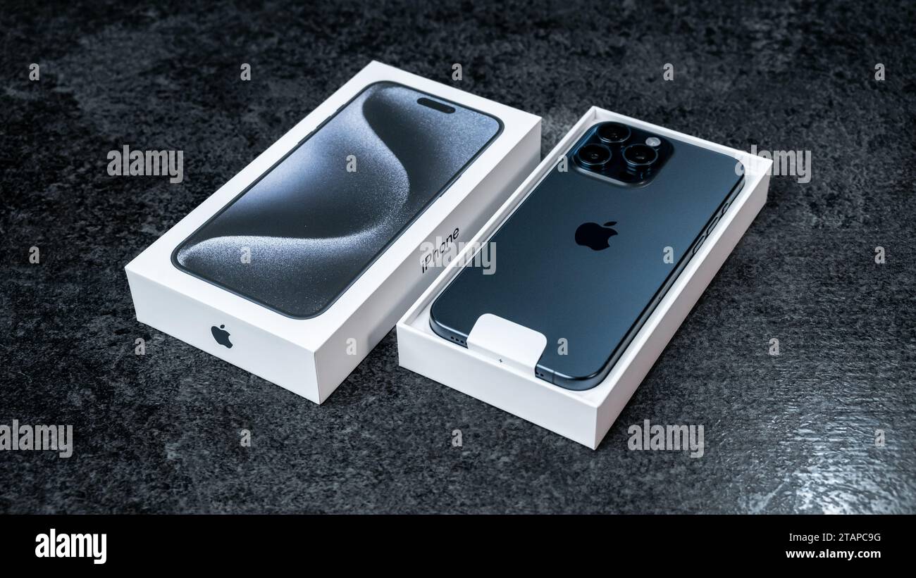 Dernier apple iphone 15 pro max Banque de photographies et d’images à ...