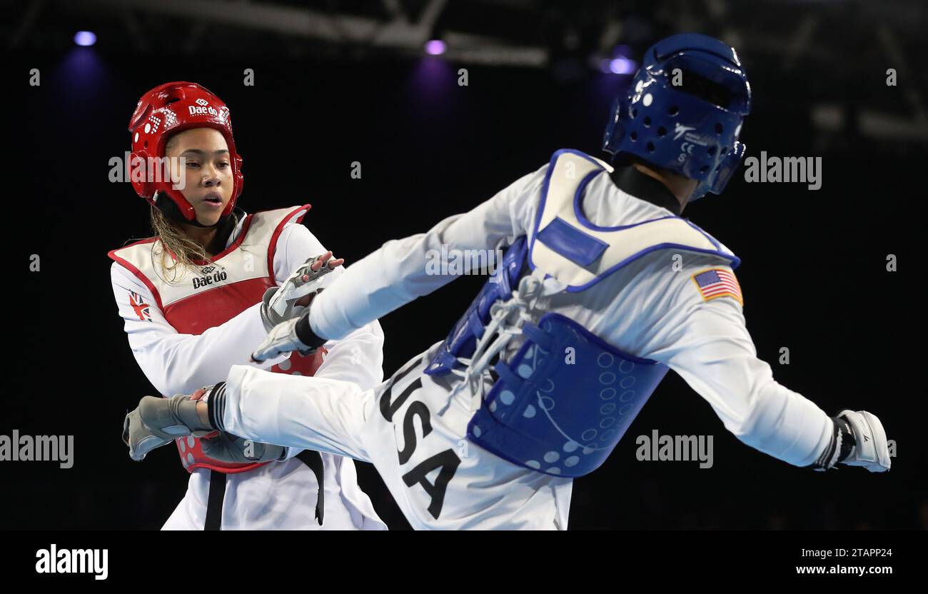 La Grande-Bretagne Aaliyah Powell (à gauche) en action lors de leur ...
