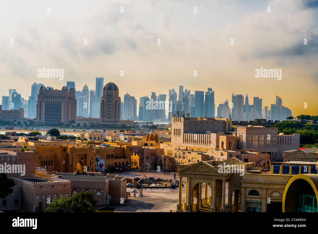 Katara cultural village doha qatar Banque de photographies et d’images à haute résolution - Alamy