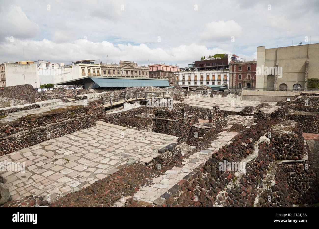 Les ruines de Templo Mayor à Mexico, qui abritaient autrefois les ...