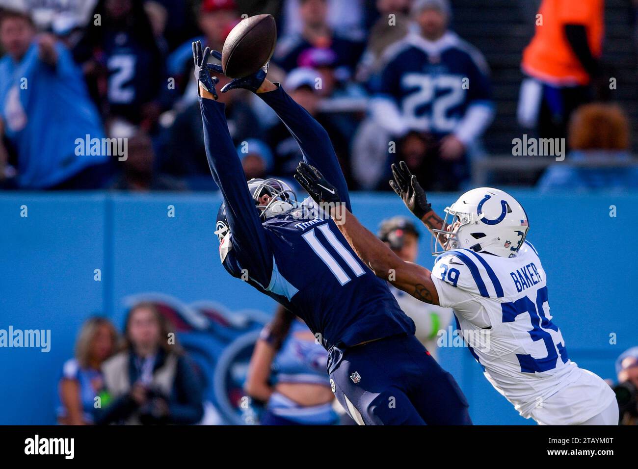 3 décembre 2023 : le receveur des Tennessee Titans Chris Moore (11 ans ...