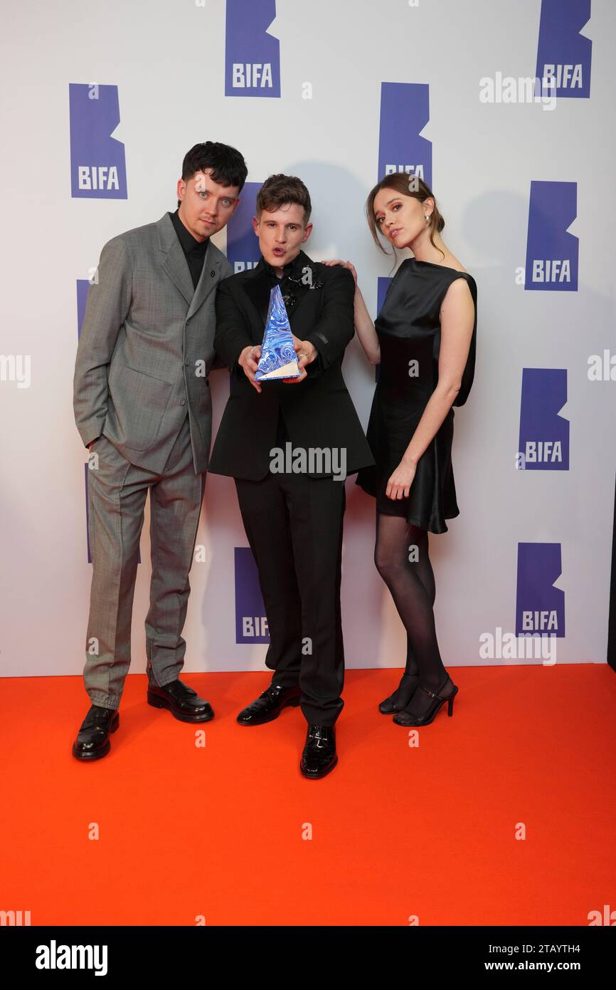 Meilleur second rôle, Shaun Thomas (au centre) avec Asa Butterfield et ...