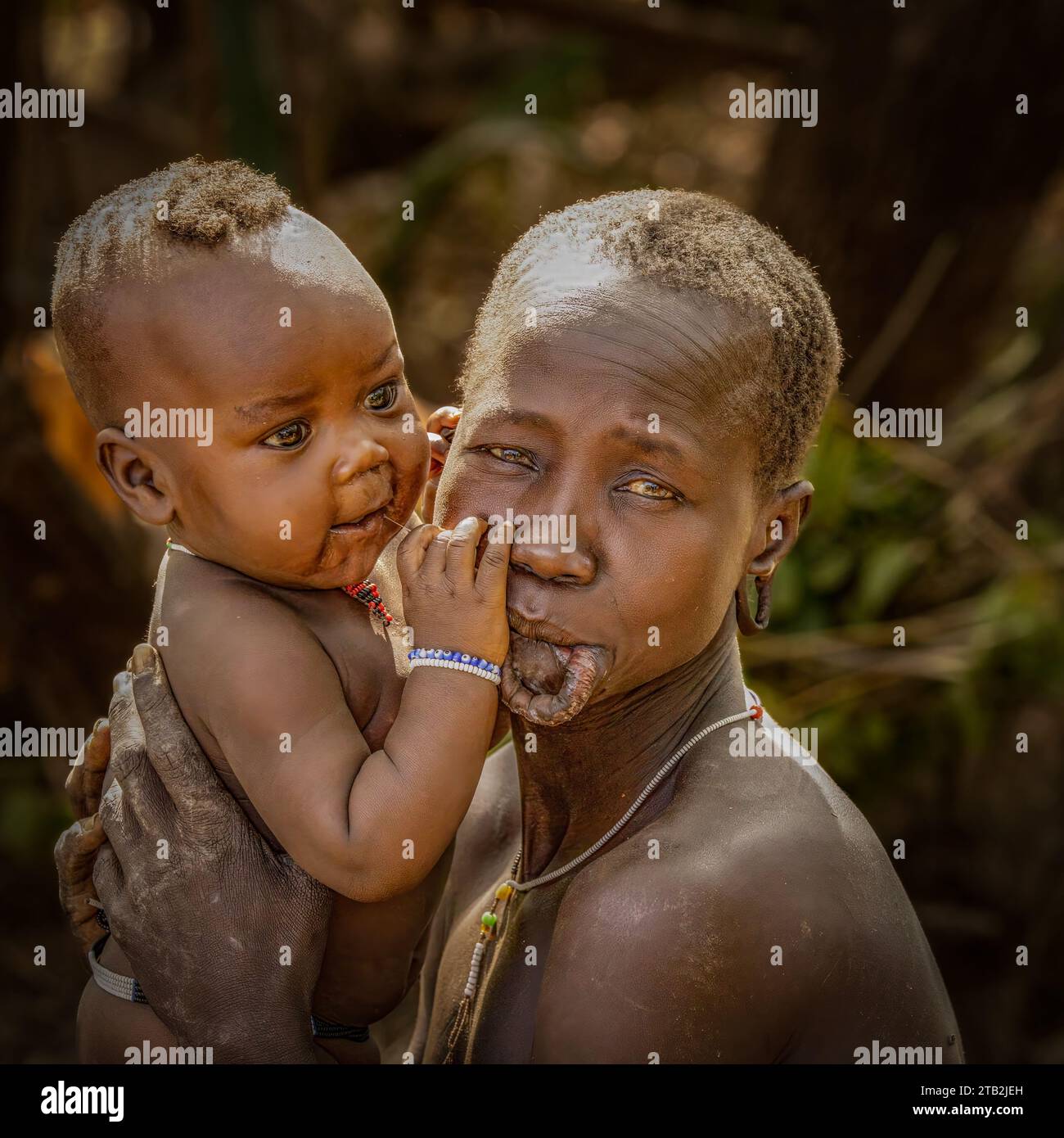 Mursi baby Banque de photographies et d’images à haute résolution - Alamy