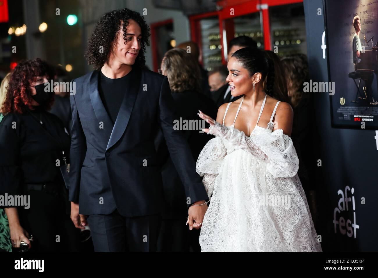 Vanessa Hudgens épouse Cole Tucker. L'alun de High School musical, 34 ...