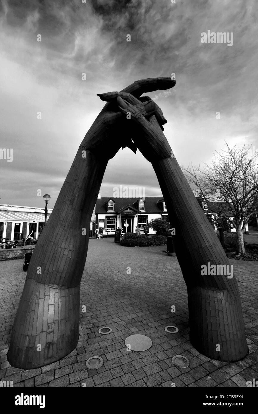 Statue mains jointes Banque d'images noir et blanc - Alamy