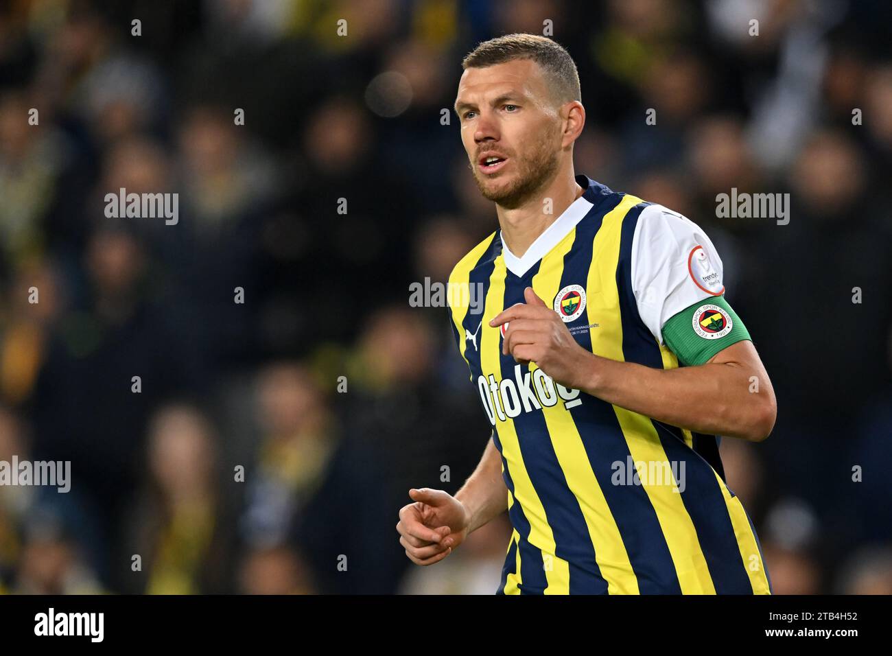 ISTANBUL - Edin Dzeko de Fenerbahce SK lors du match turc de Superlig ...