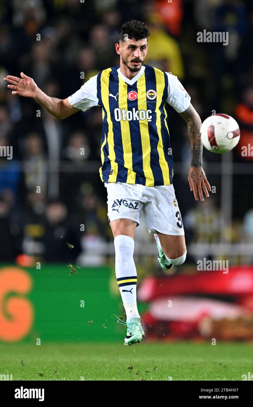 ISTANBUL - Samet Akaydin de Fenerbahce SK lors du match turc Superlig ...