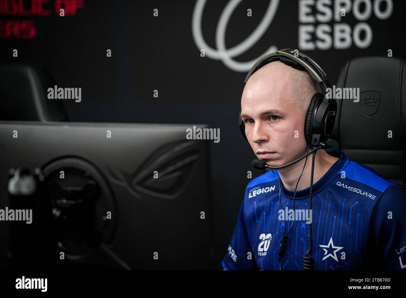 HELSINKI, FINLANDE - NOVEMBRE 30 : Jonathan 'ELIGE' Jablonowski de ...