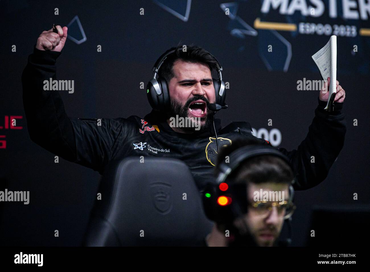 ESPOO, FINLANDE - DÉCEMBRE 1 : l'entraîneur Nicholas 'guerri' Nogueira ...