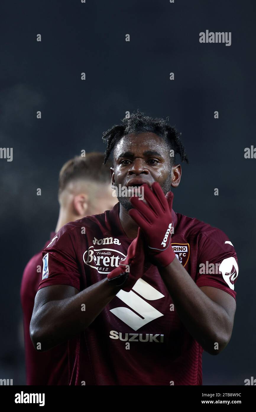 Duvan Zapata du Torino FC célèbre à la fin du match de Serie A entre ...