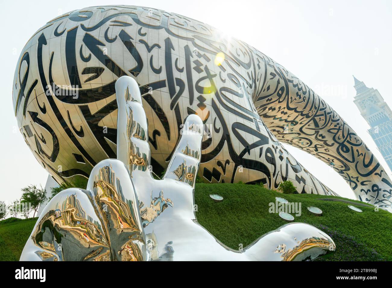 Dubaï, Émirats arabes Unis - 21 juin 2023 : signe de la main de salut à ...