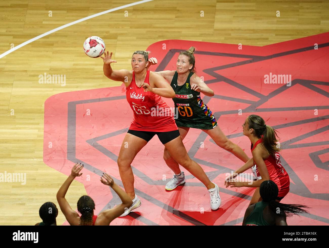 Eleanor Cardwell (à gauche) de l'Angleterre lors du match Vitality ...