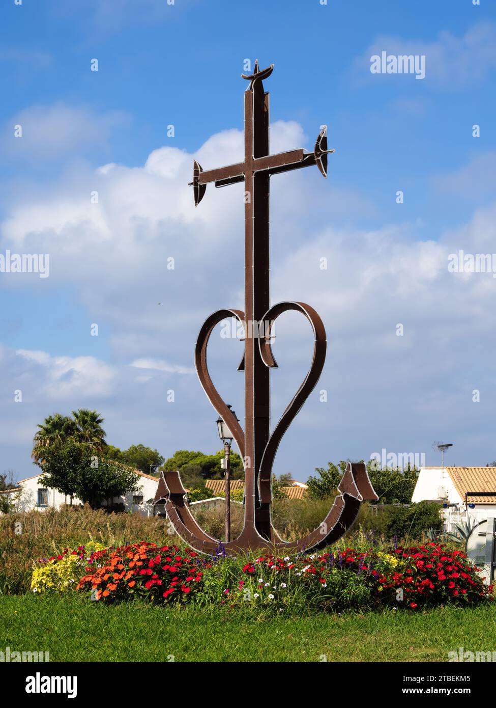 Saintes Maries de la Mer, France - 2 octobre 2023 : la croix de ...