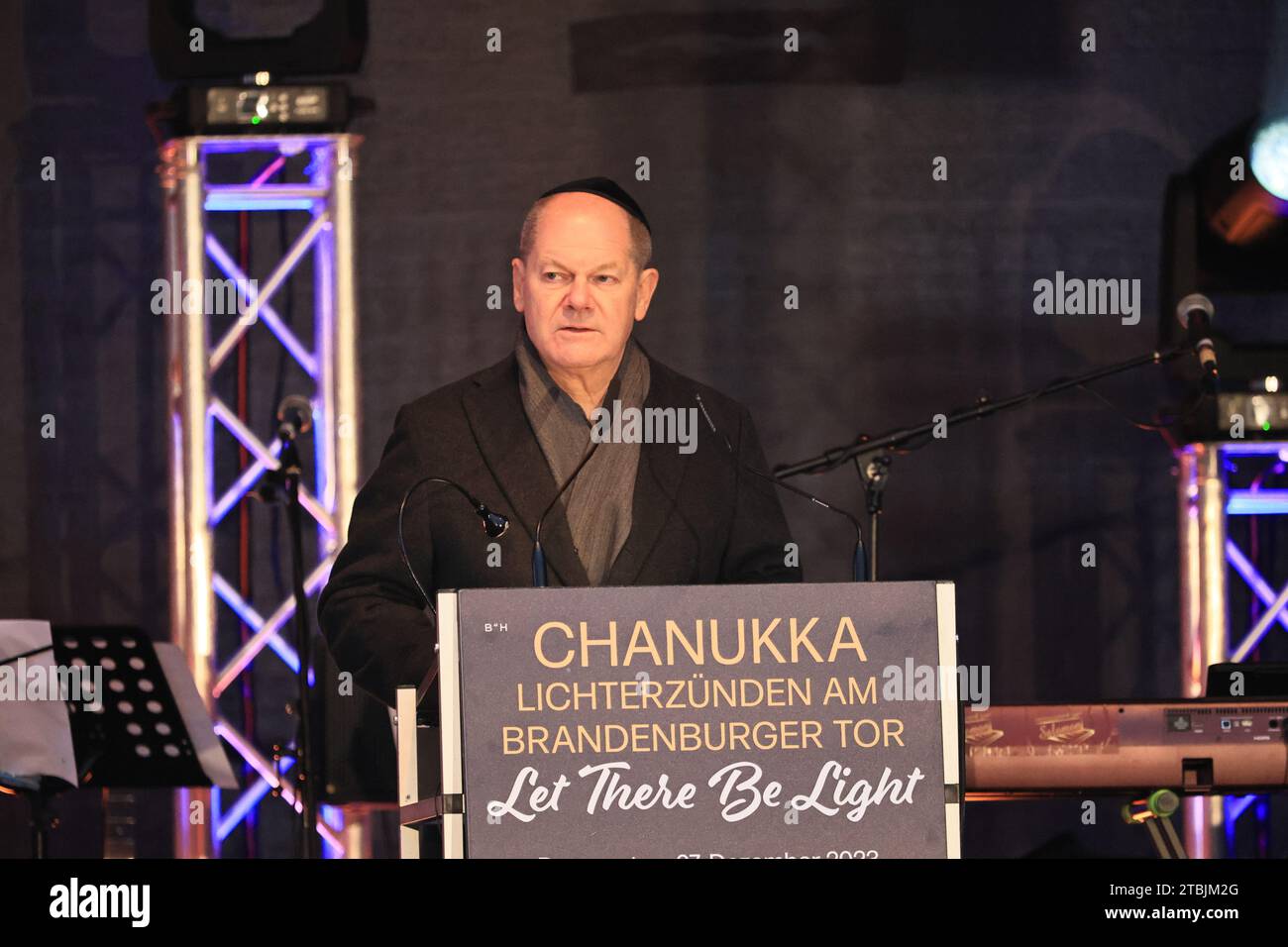 12/07/2023, Berlin, Allemagne. Chancelier Scholz sur scène. La fête ...