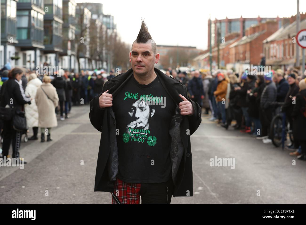 John Farrell à l'extérieur du Shelbourne Park Stadium attend que la ...