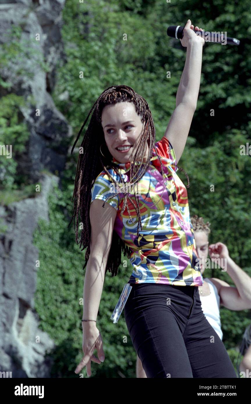 Alexia chanteuse 1996 Banque de photographies et d’images à haute ...