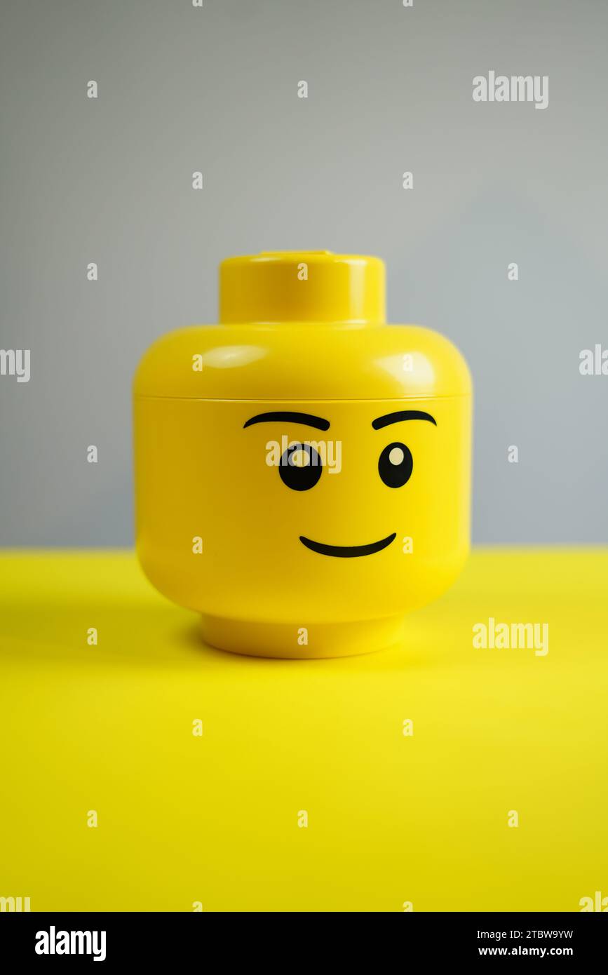 Tête jaune Banque de photographies et d’images à haute résolution - Alamy