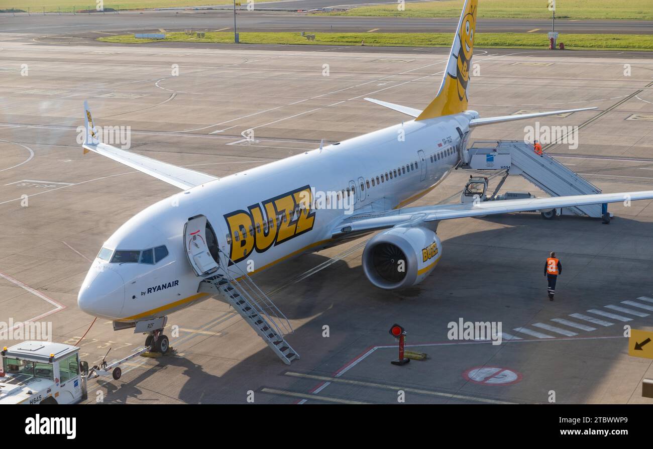 Buzz ryanair Banque de photographies et d’images à haute résolution - Alamy