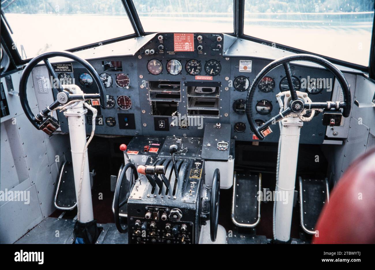 Cockpit de martin mars Banque de photographies et d’images à haute ...