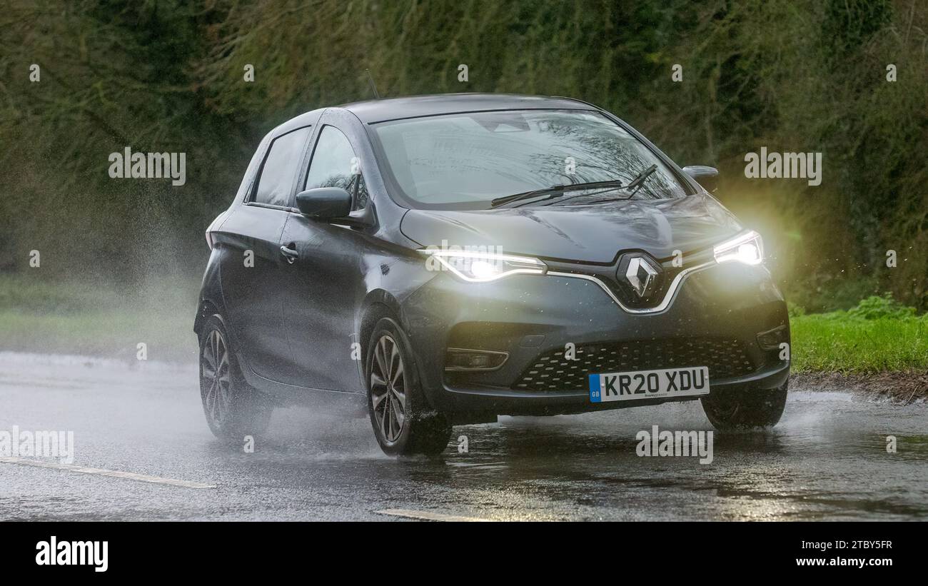 Milton Keynes,Bucks,UK - 9 décembre 2023 : 2020 gris Renault Zoe ...
