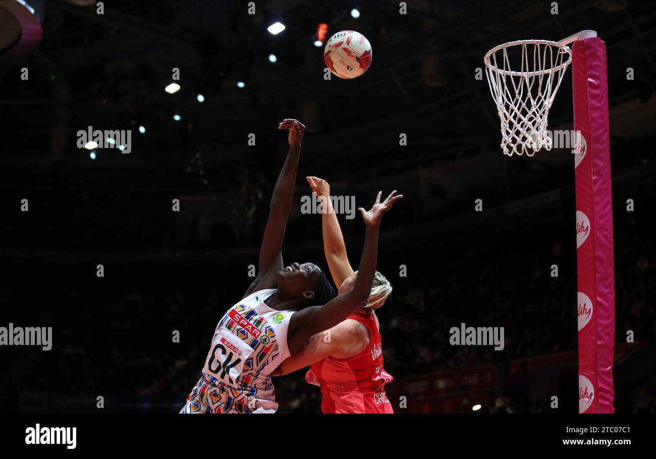 L'Africain Phumza Maweni intercepte une passe de l'anglaise Eleanor ...