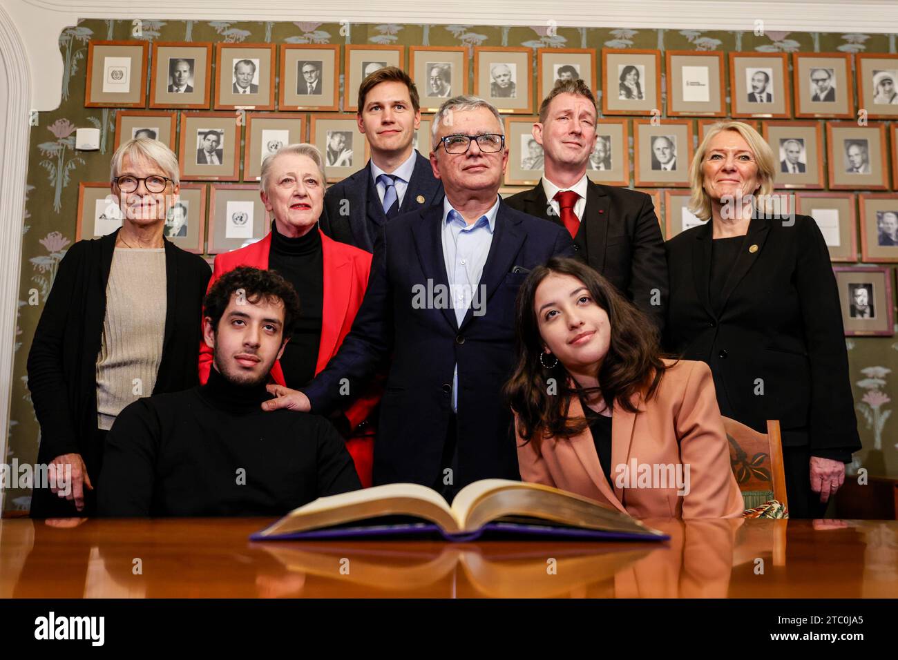 Oslo 20231209.le mari et les enfants du lauréat du prix Nobel de la ...