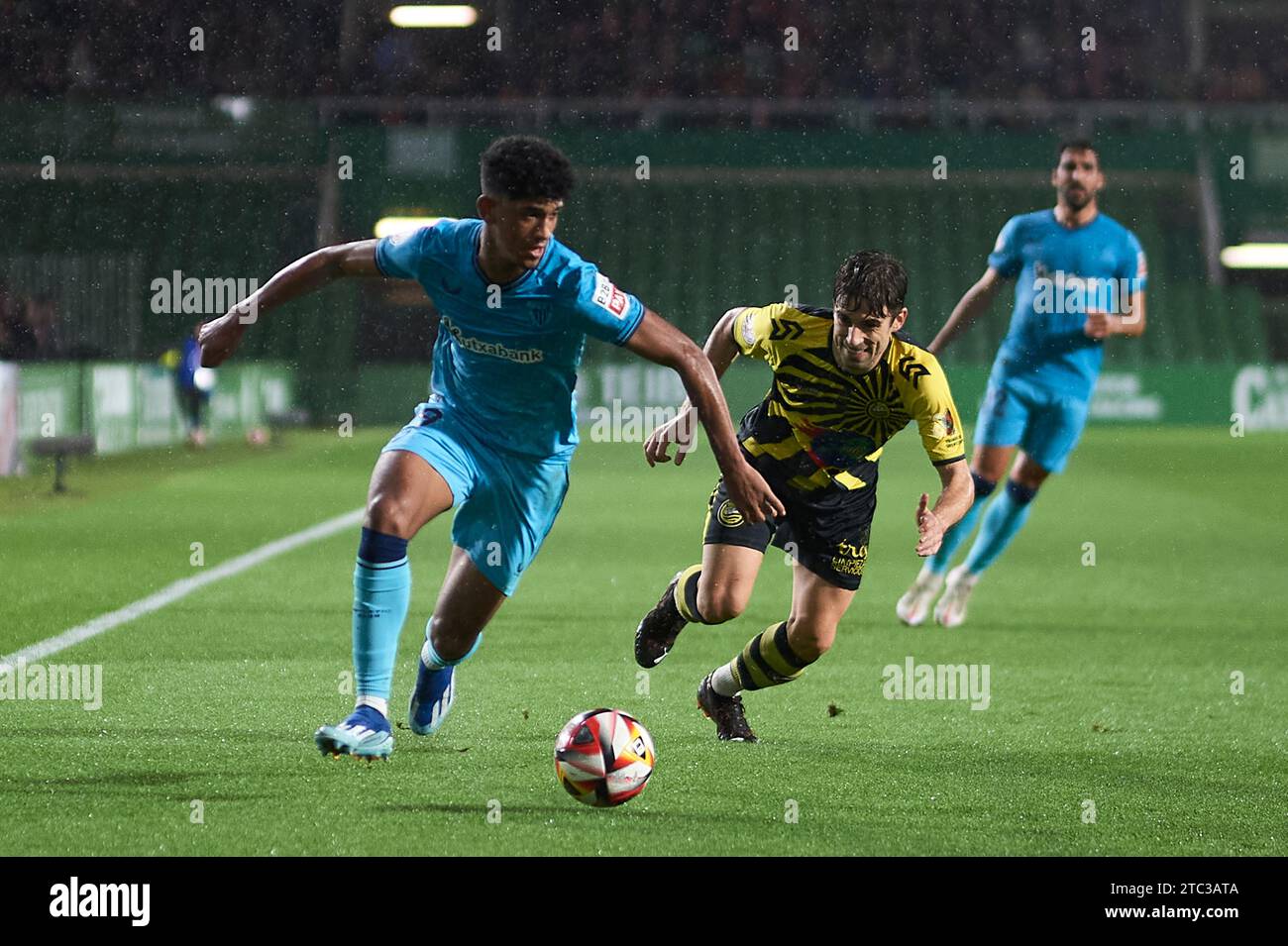 ADU Ares de l'Athletic Club duels pour le ballon avec Alvaro Mier de CD ...