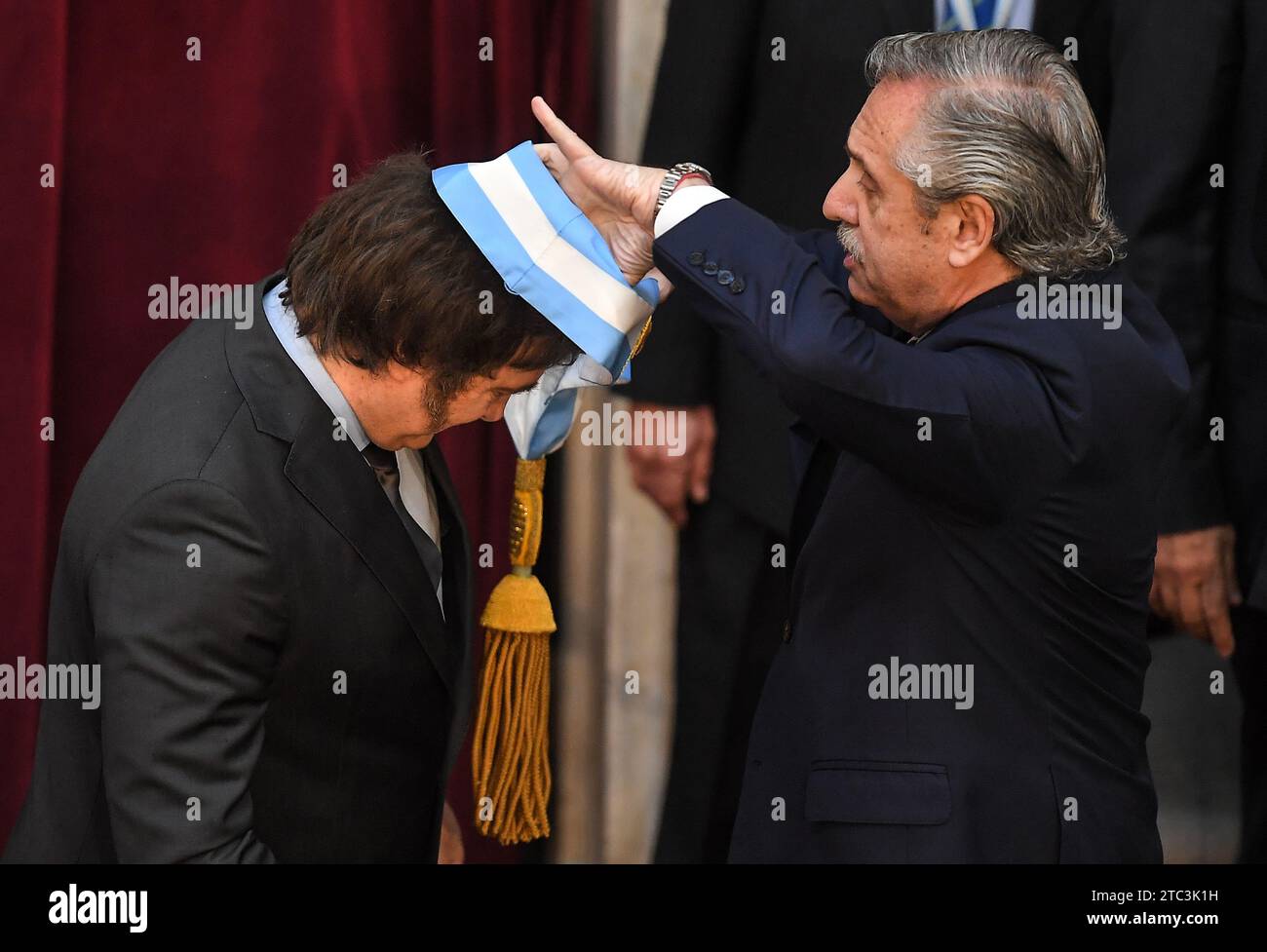 Buenos Aires, Argentine. 10 décembre 2023. Javier Milei (l), président ...