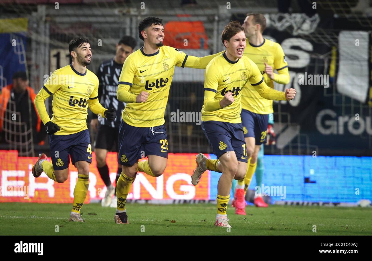 Charleroi, Belgique. 10 décembre 2023. Casper Terho de l'Union célèbre ...