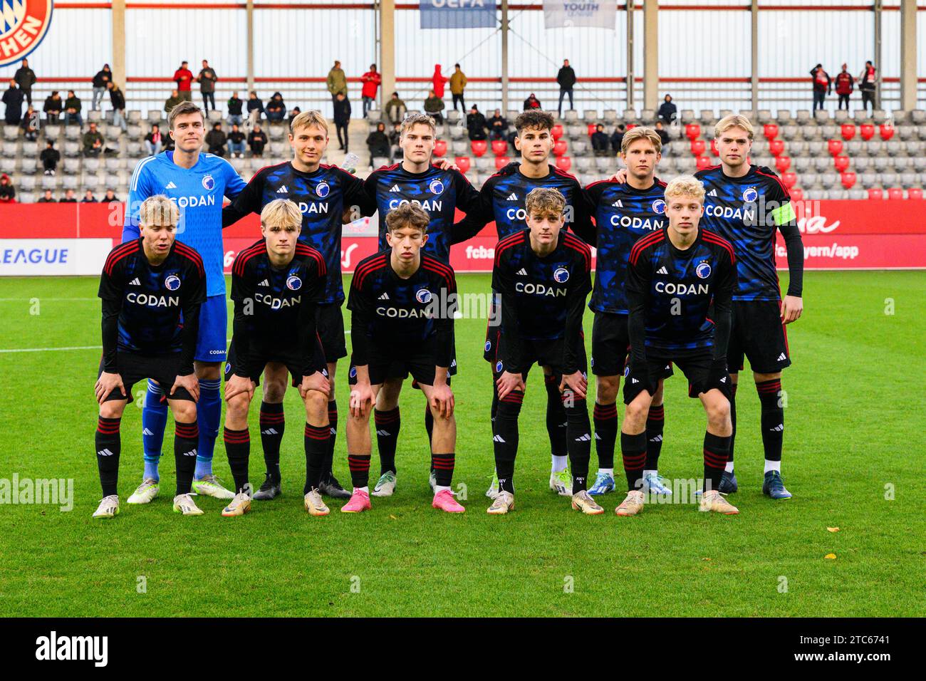 Munich, Allemagne. 29 novembre 2023. Le départ-11 du FC Copenhague pour ... Munich, Allemagne. 29 novembre 2023. Le départ-11 du FC Copenhague pour ...