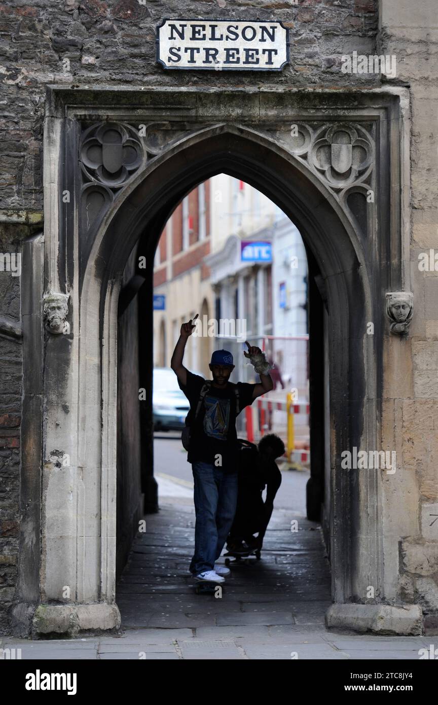 Panneau de rue au-dessus de l'arcade à Broad Street de la section de ...