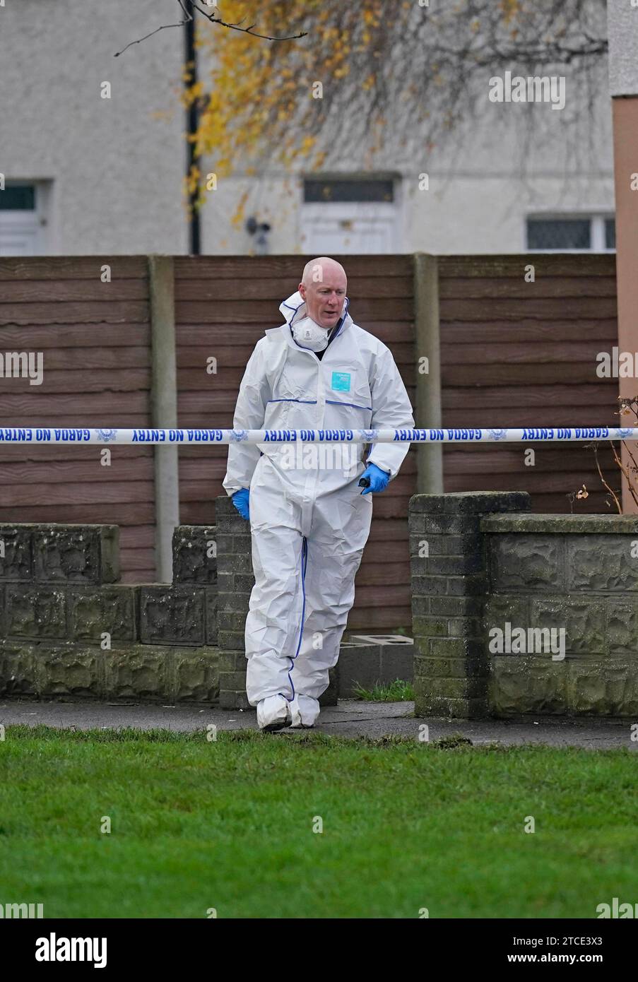 Garda Forensics sur les lieux d'une maison dans le quartier Castle Park ...
