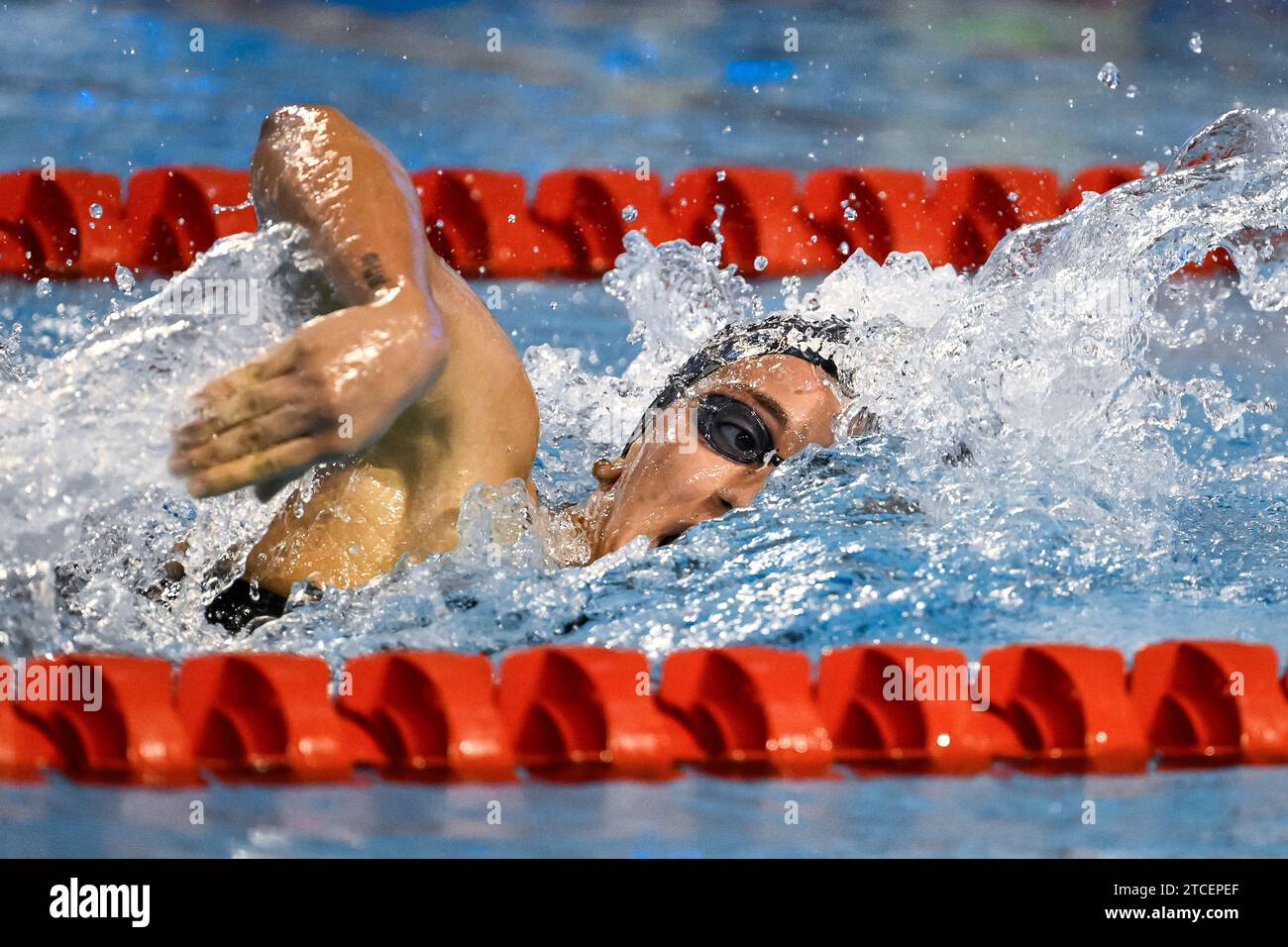 Simona Quadarella, d'Italie, concourt dans les manches féminines du 400m nage libre lors des ...